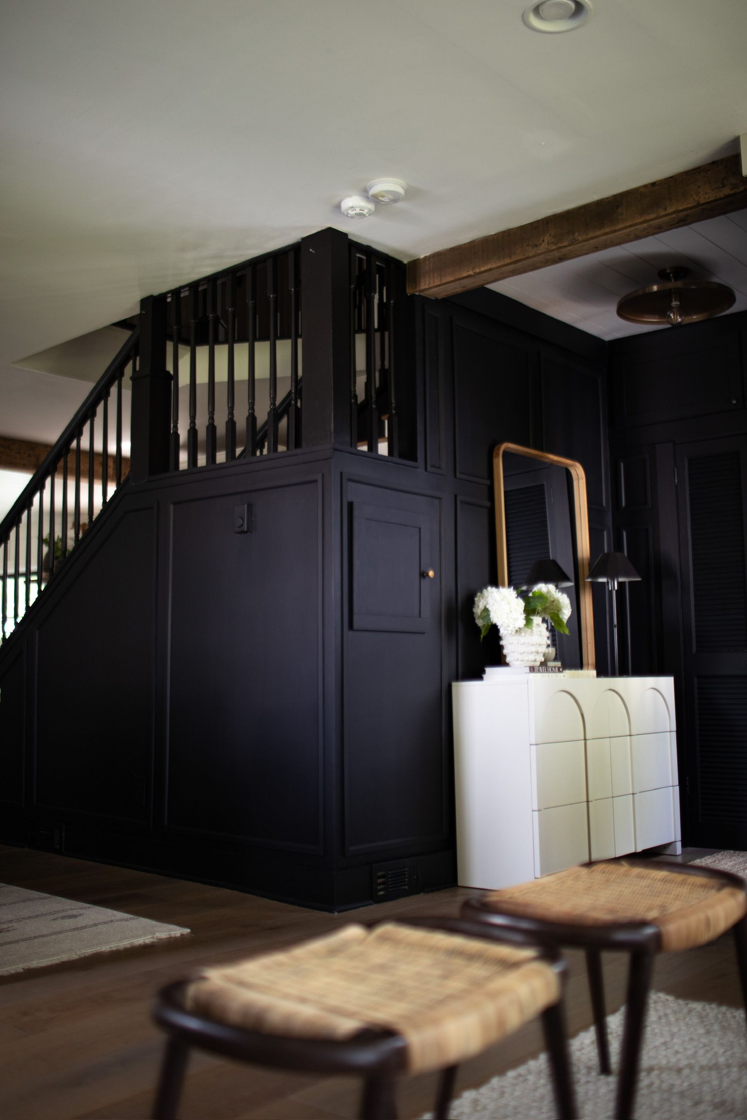 DRAMATIC BOX MOLDING