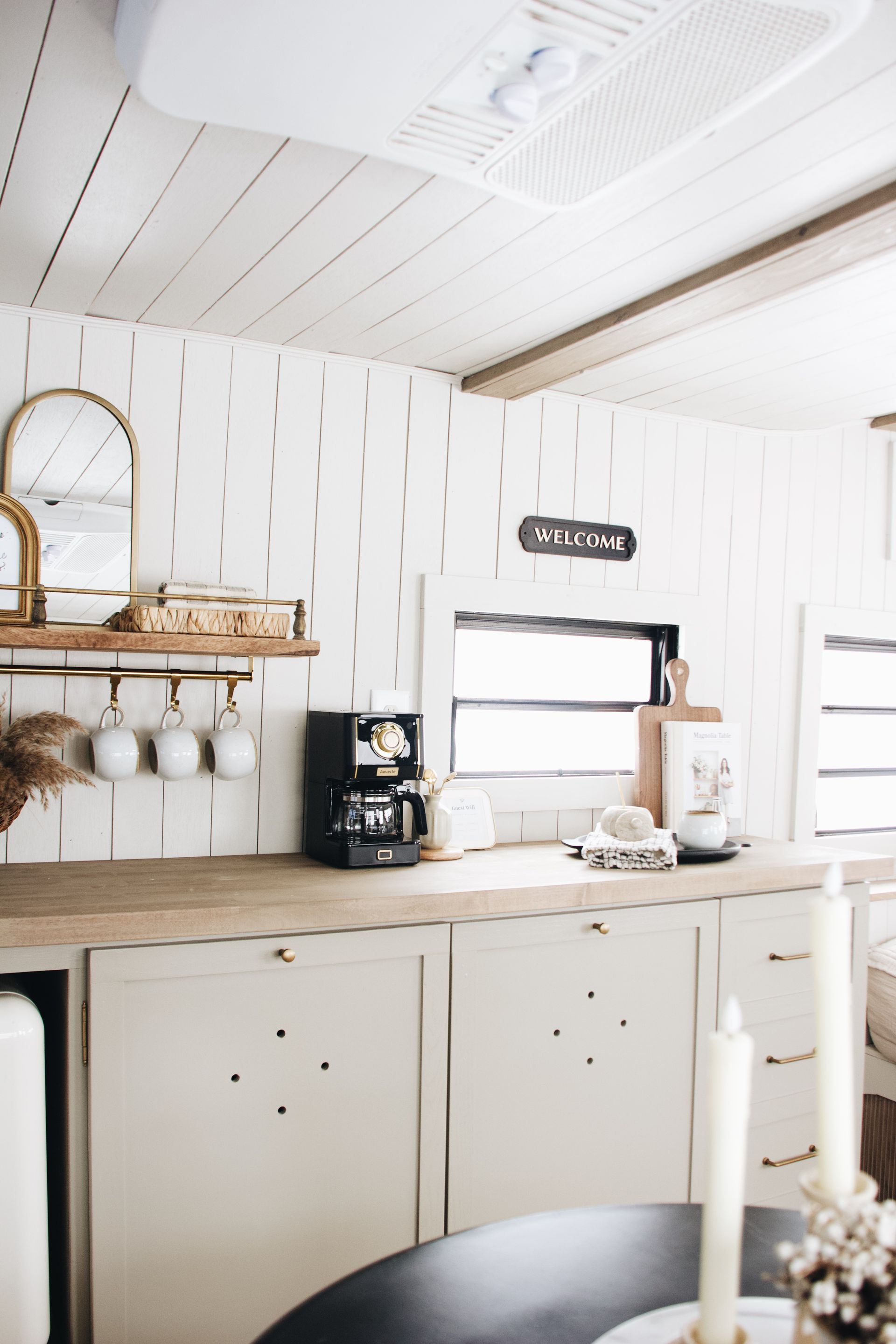 SWEET CAROLINE - THE KITCHEN