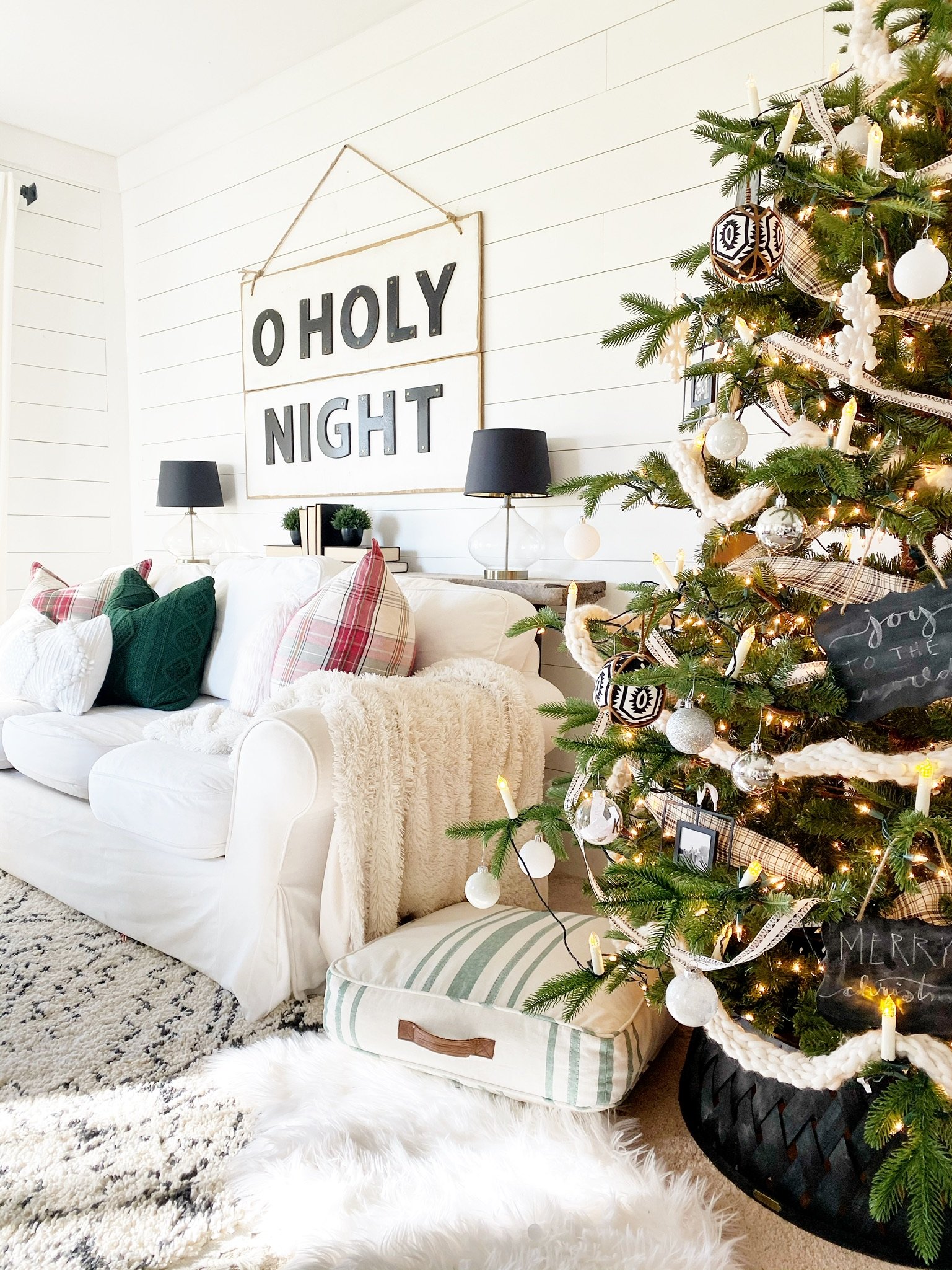 CREATING A COZY CHRISTMAS HOME
