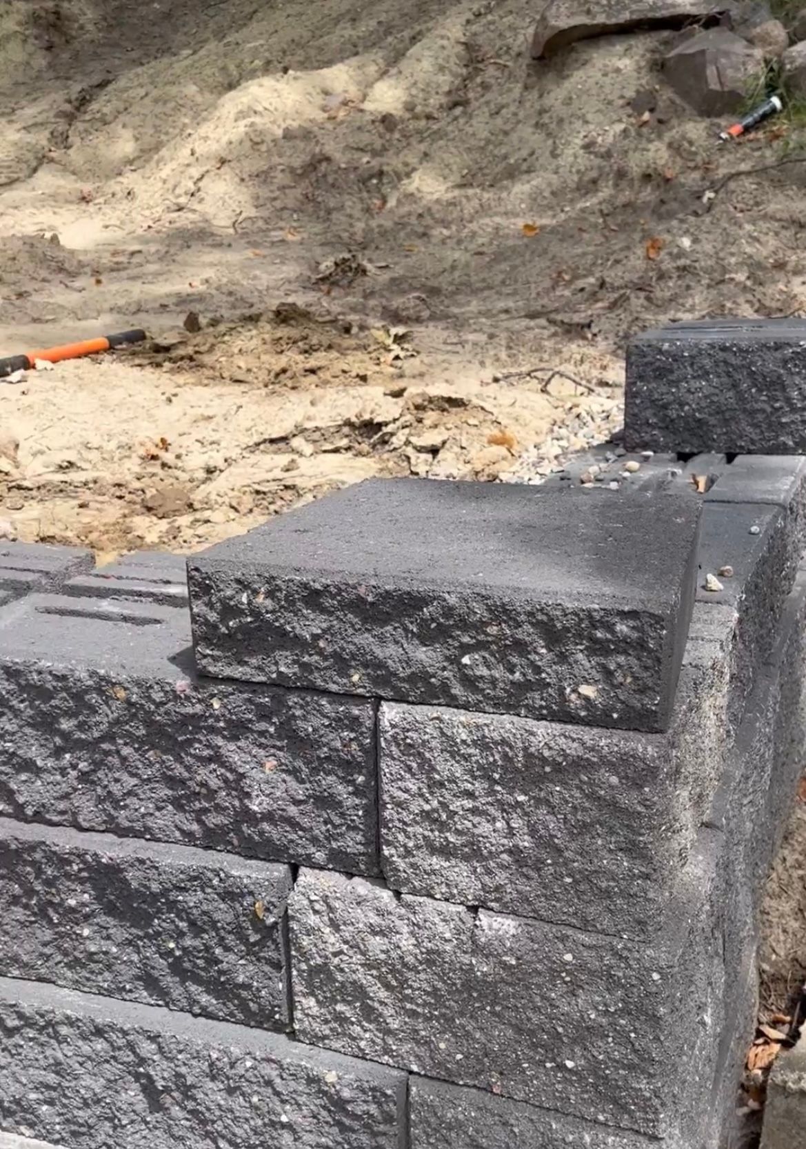 RETAINING WALL & FIRE PIT