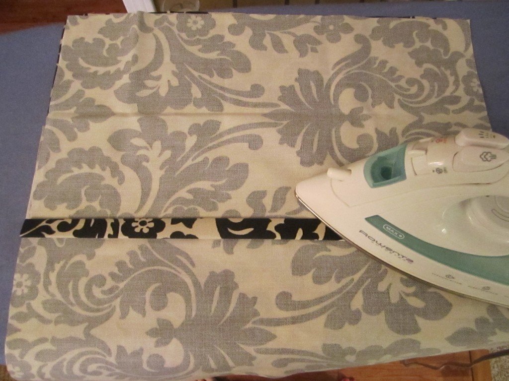DIY: Making a No Zipper Pillow