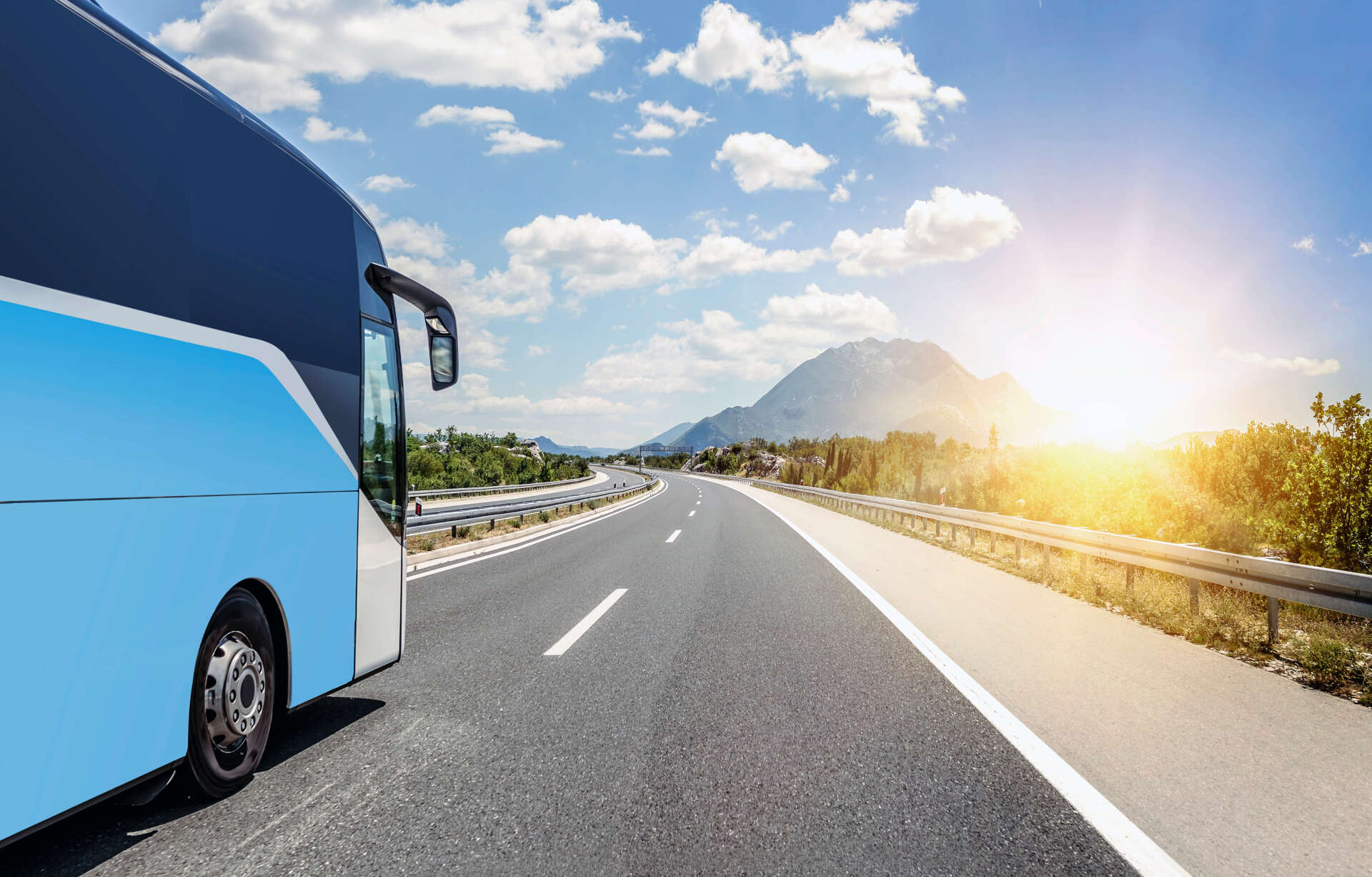 Truck & Bus Windscreen Replacement | Windscreen Medics