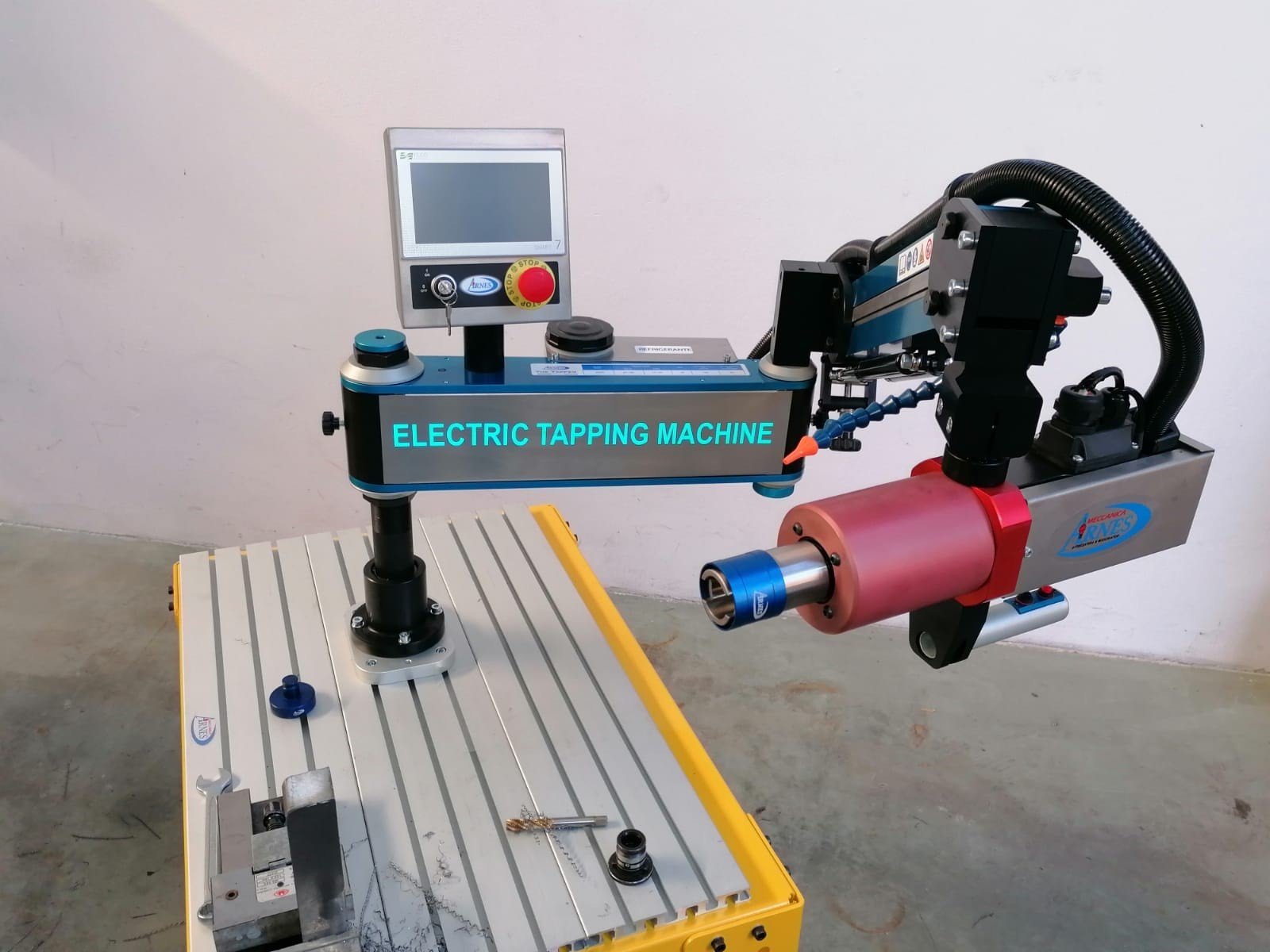 Brushless motor tapping machine | Meccanica Arnes | Reggio Emilia