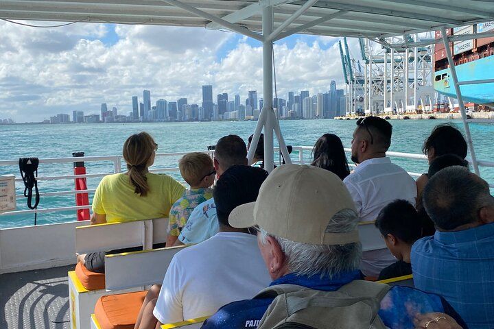 Miami Boat Cruises - Experience the Magic of Miami from the Water!