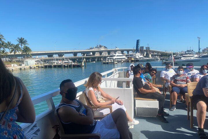 Miami Boat Cruises - Experience the Magic of Miami from the Water!