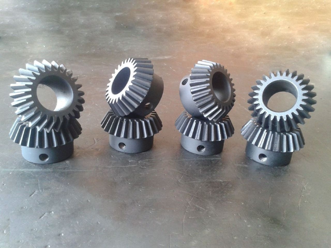 Troqueles y engranes - TROEMSA