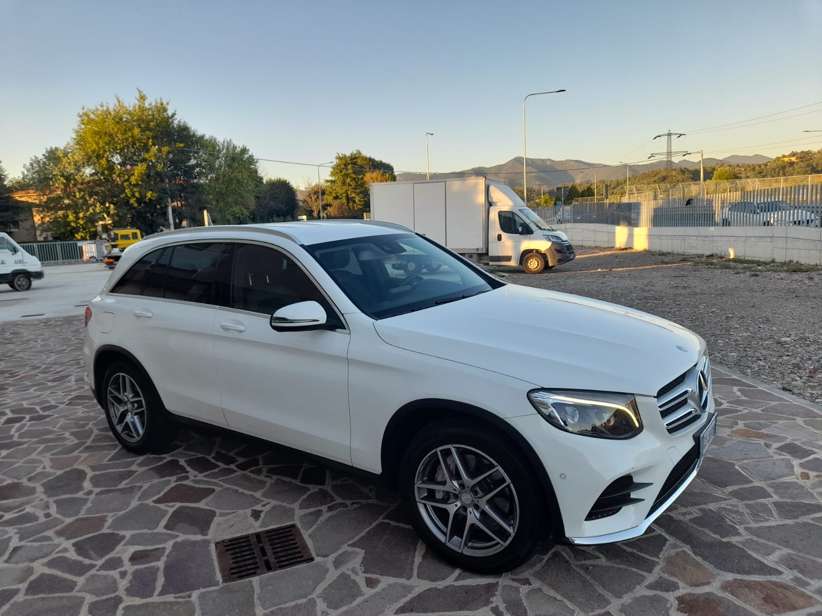 MERCEDES GLC 250 PREMIUM AMG
