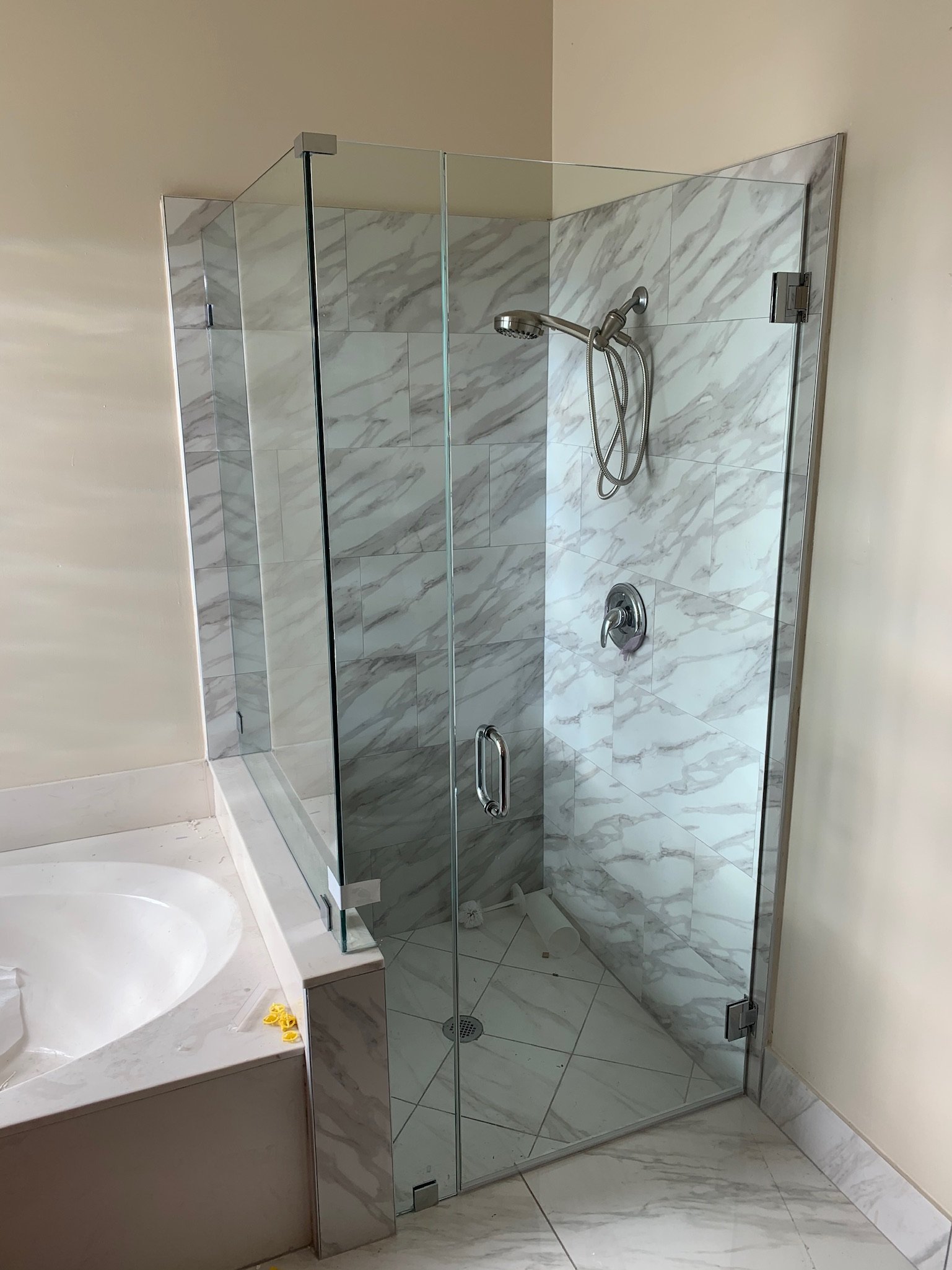 90 Degree Frameless Shower | 561-914-5277 | Superior Frameless Showers