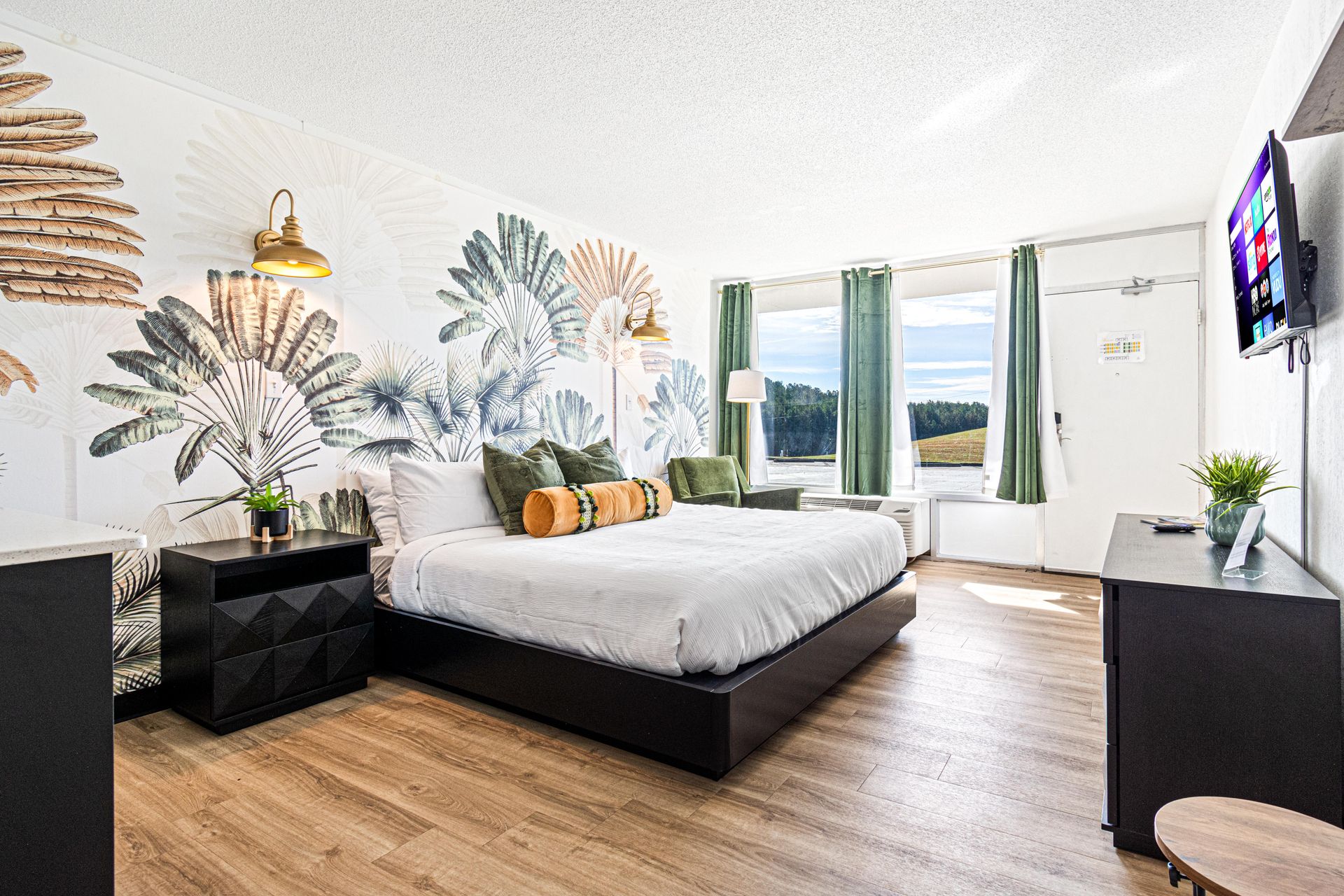 Explore Our Gallery - The Mallard Hotel Blue Ridge, GA