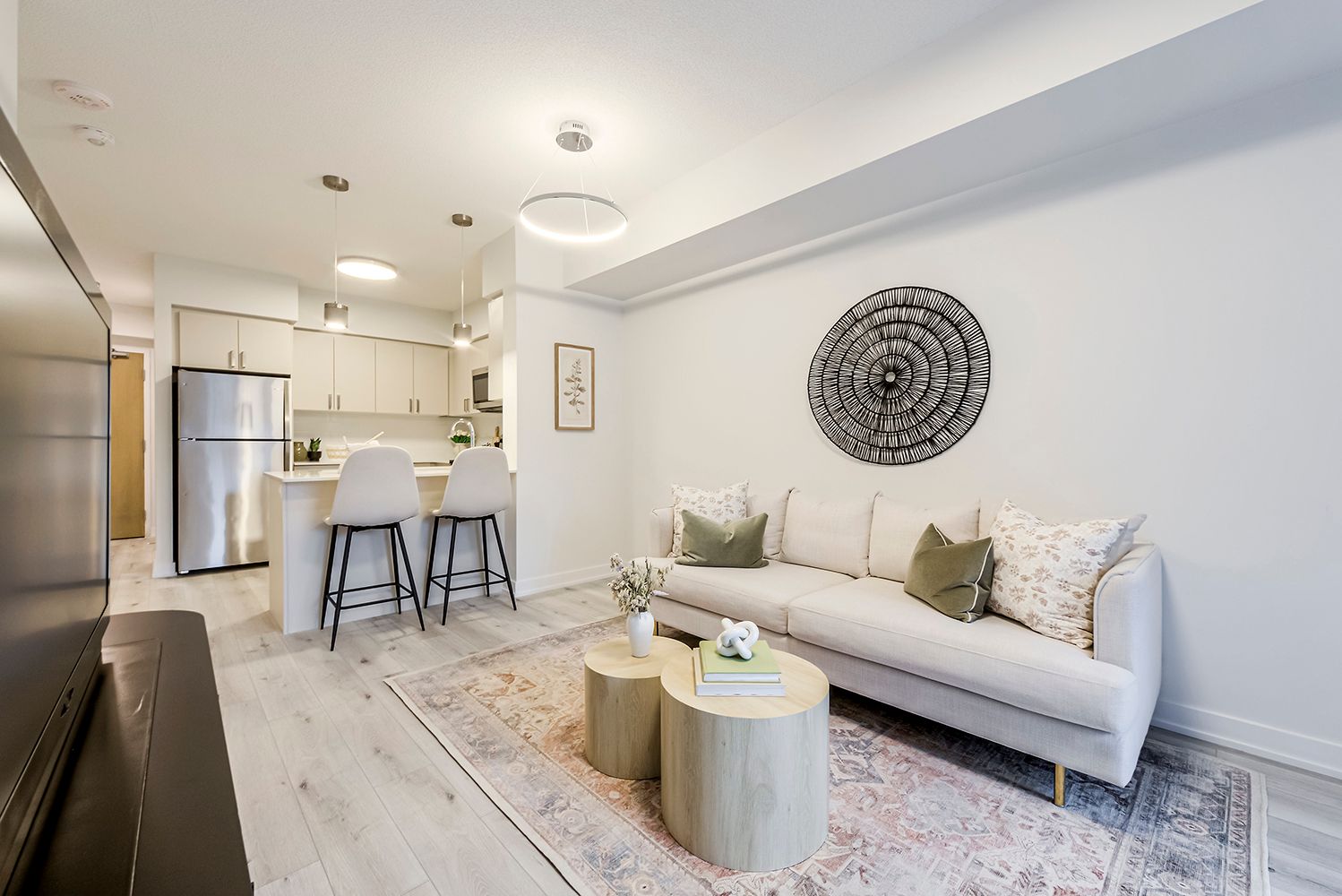 Gallery | Suites and Building pictures at 1475 whites road Pickering