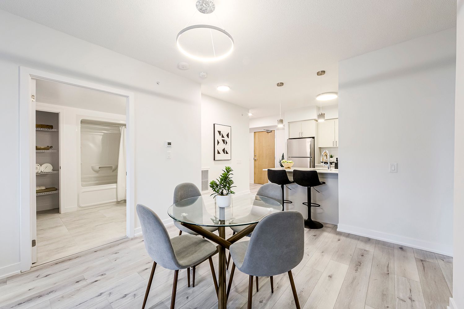 Gallery | Suites and Building pictures at 1475 whites road Pickering