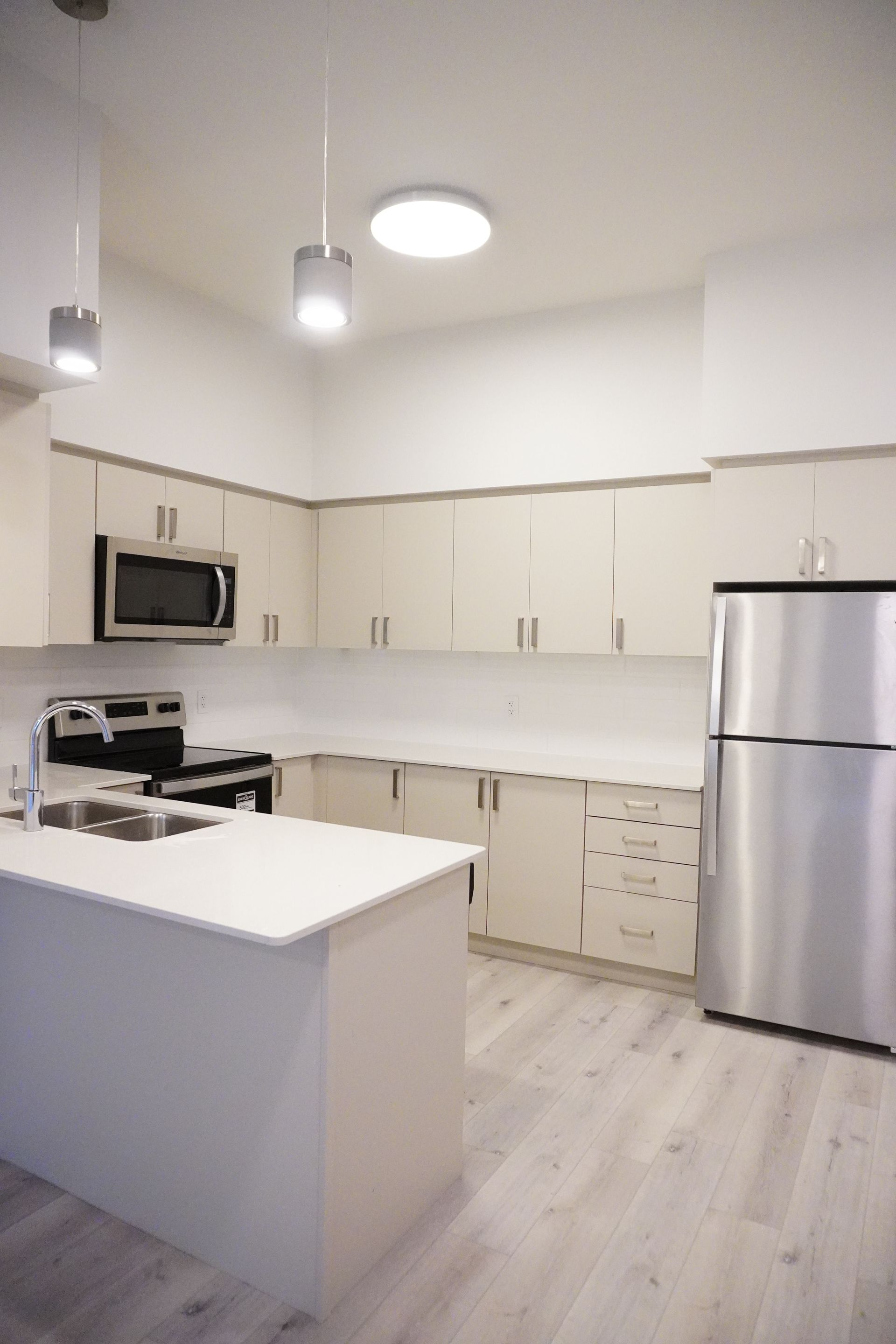 Gallery | Suites and Building pictures at 1475 whites road Pickering