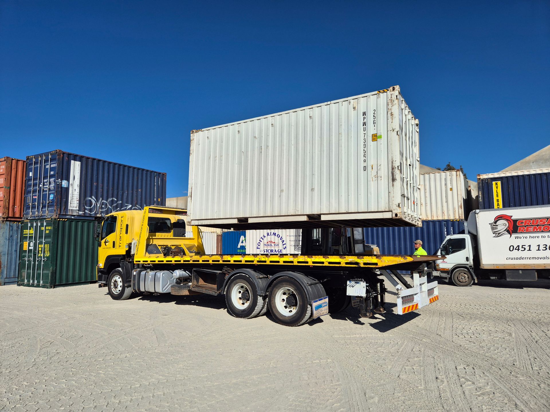 Hiab & Tilt Tray Hire Perth | Container & Machinery Transport Perth ...