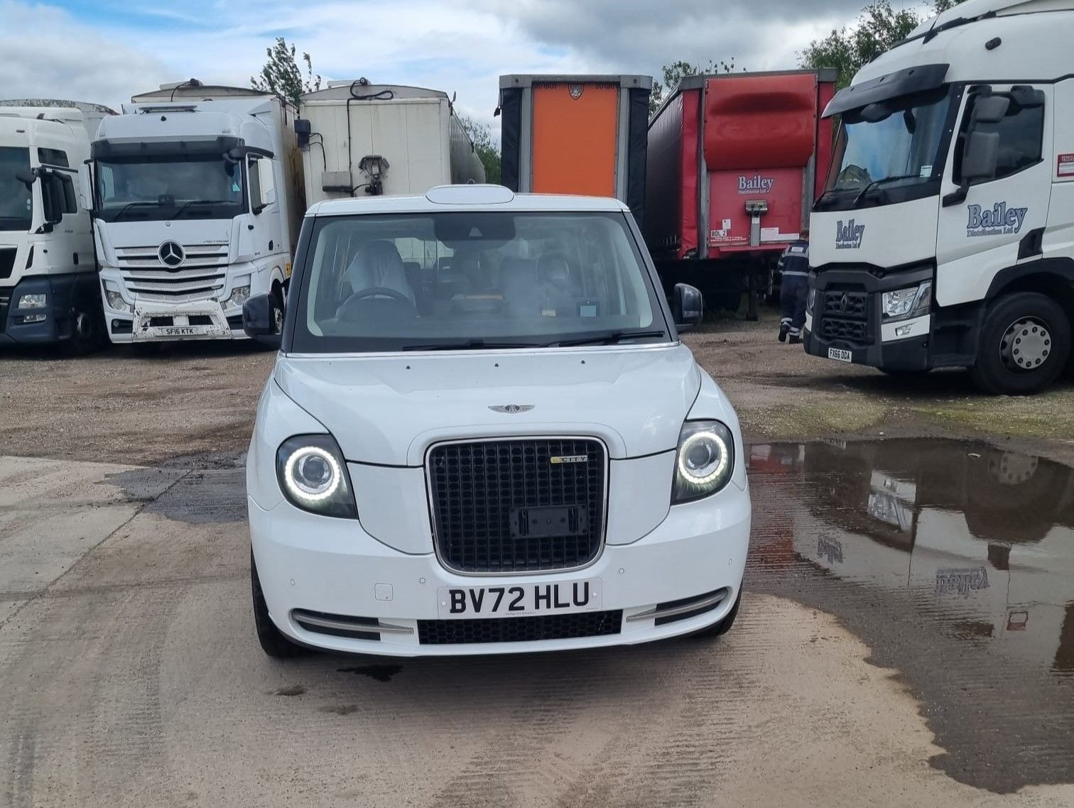 LEVC TX Vista Comfort Plus 2023