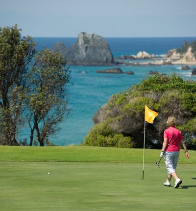 HOLES | NAROOMA GOLF CLUB