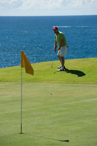 HOLES | NAROOMA GOLF CLUB