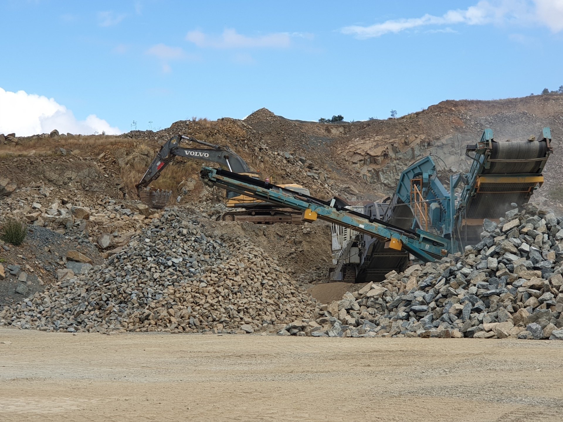 About Us | Marmor Quarry