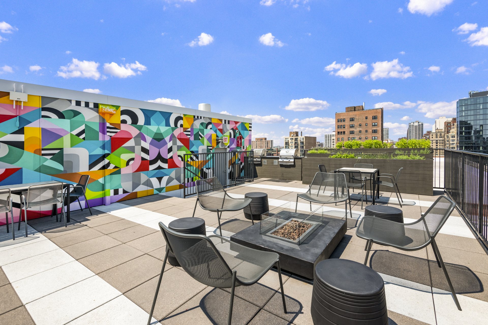 Reside on Surf | Apartments in Lakeview, Chicago