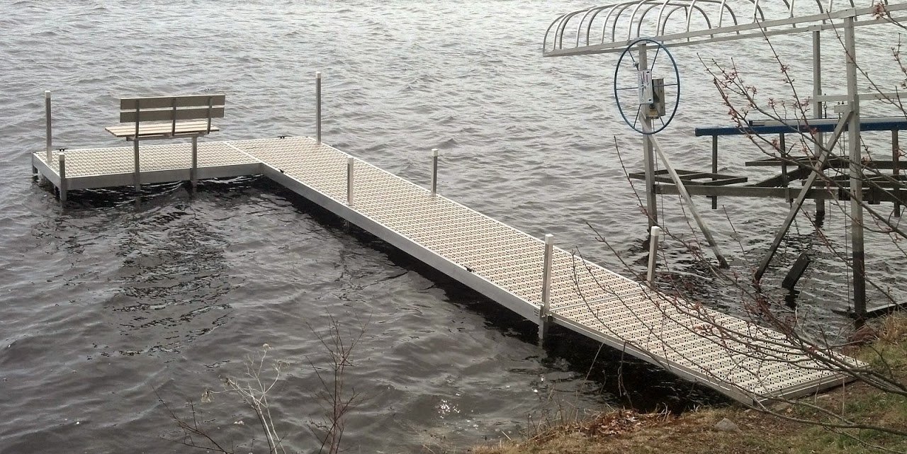 HOME [www.lakecountrycustomdocks.com]