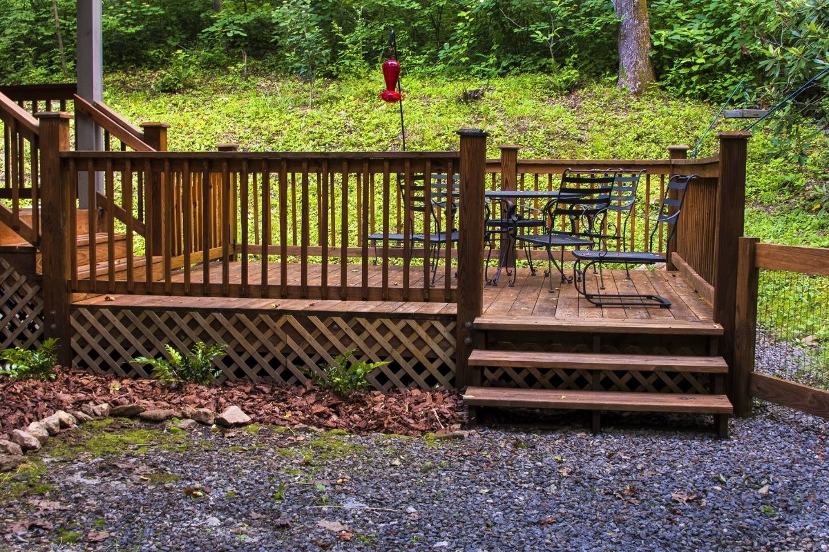 Traditional Deck Designs for Buffalo's Homes | Blue Buffalo Decks