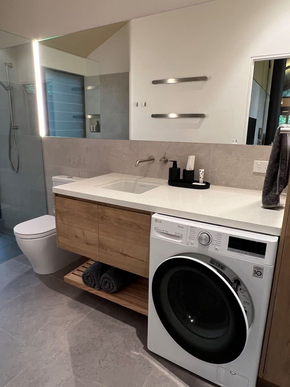 Custom Laundries Sunshine Coast | Cross Cabinets