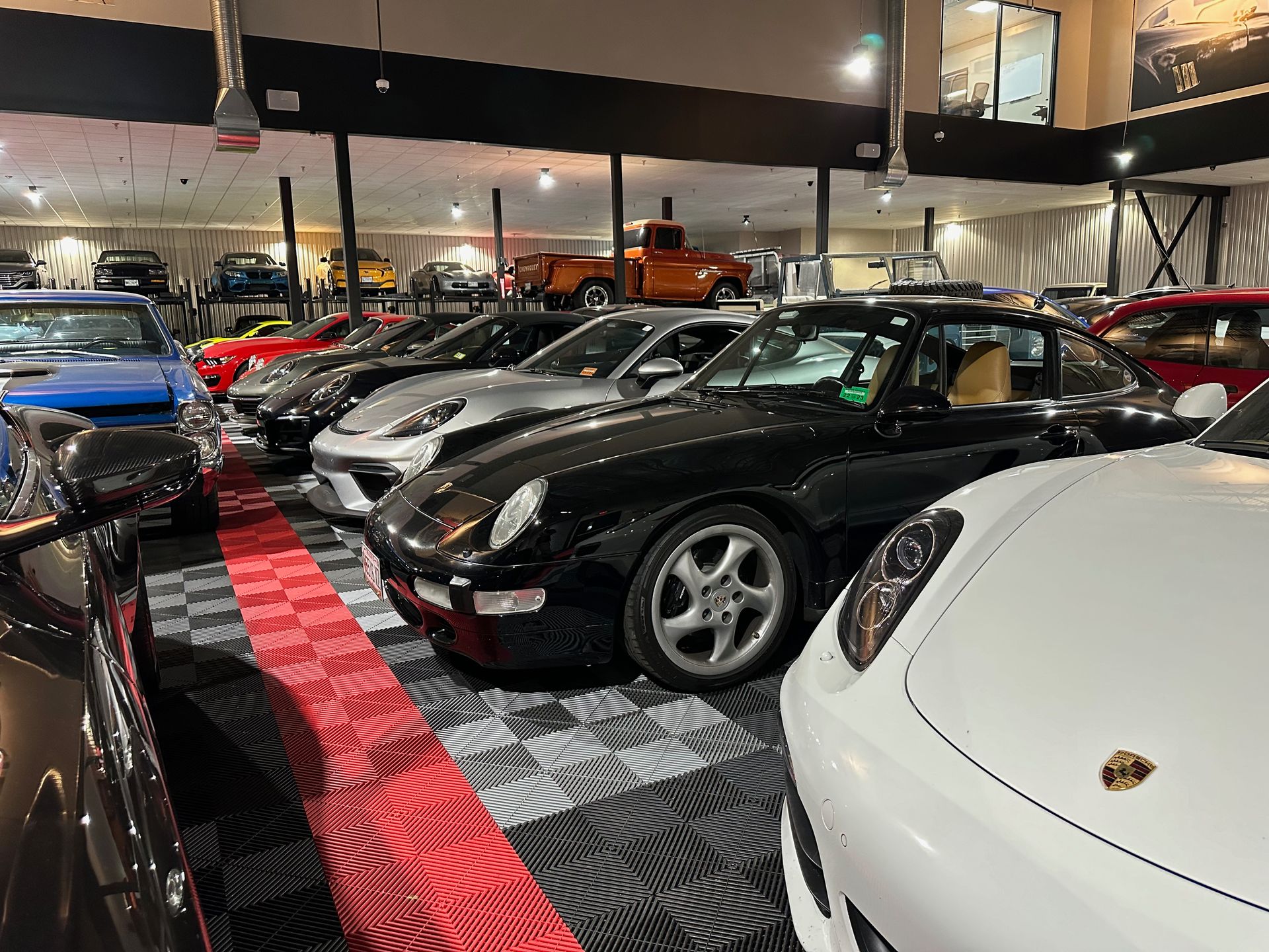 Throttle Garage | Car Detailing & Club