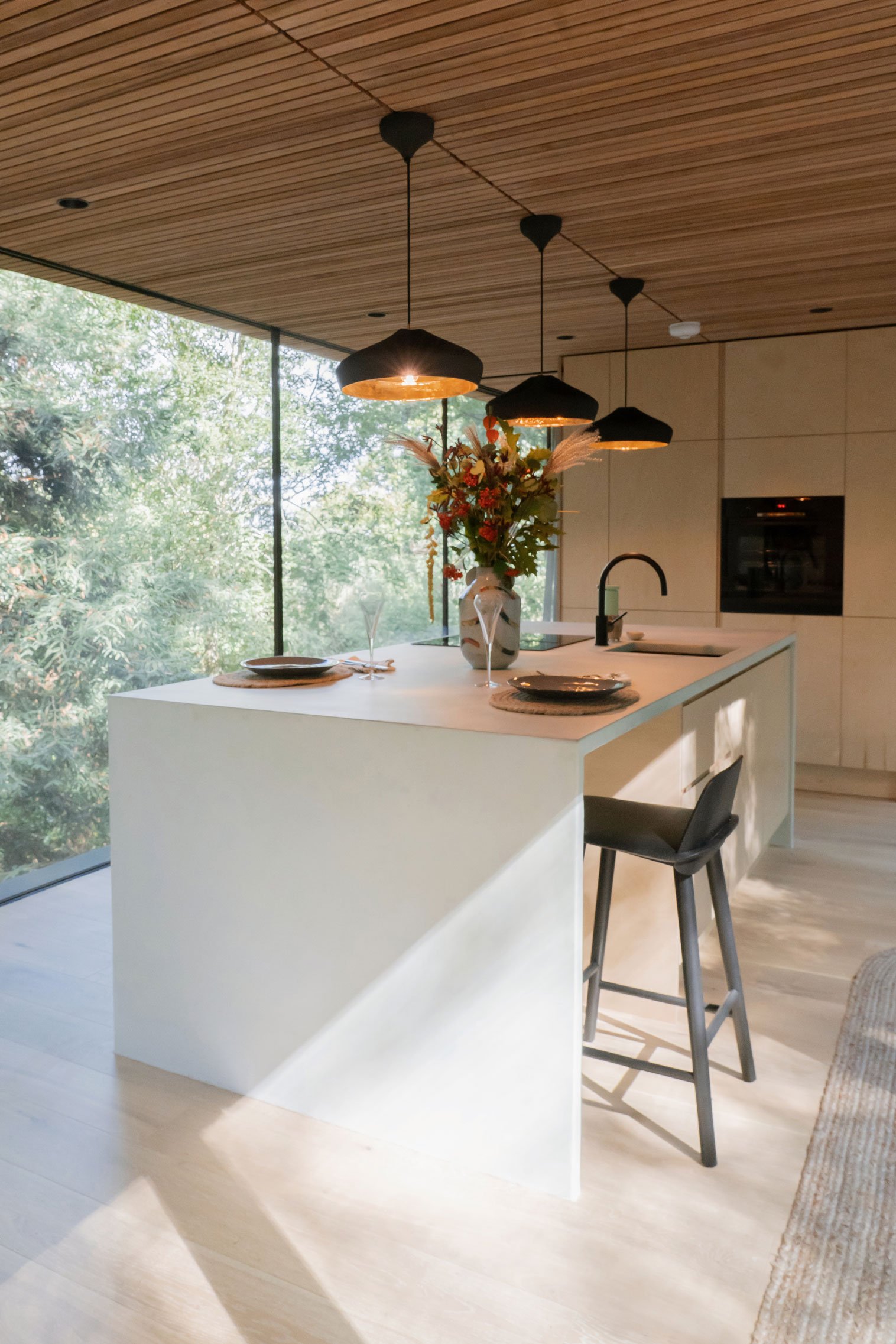 Looking Glass Lodge – Unique treehouse in East Sussex