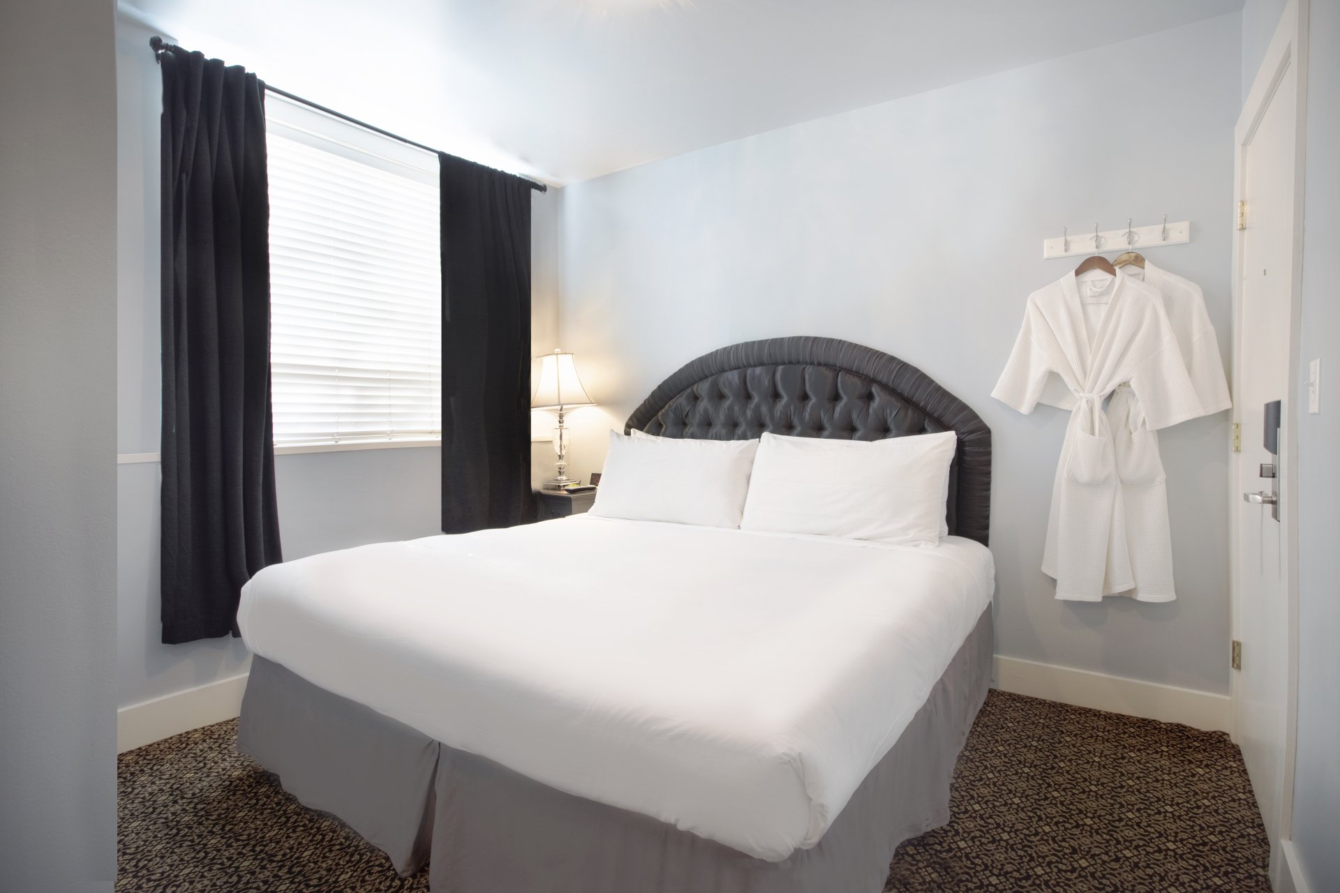 Gallery | Ballard Inn | Seattle WA