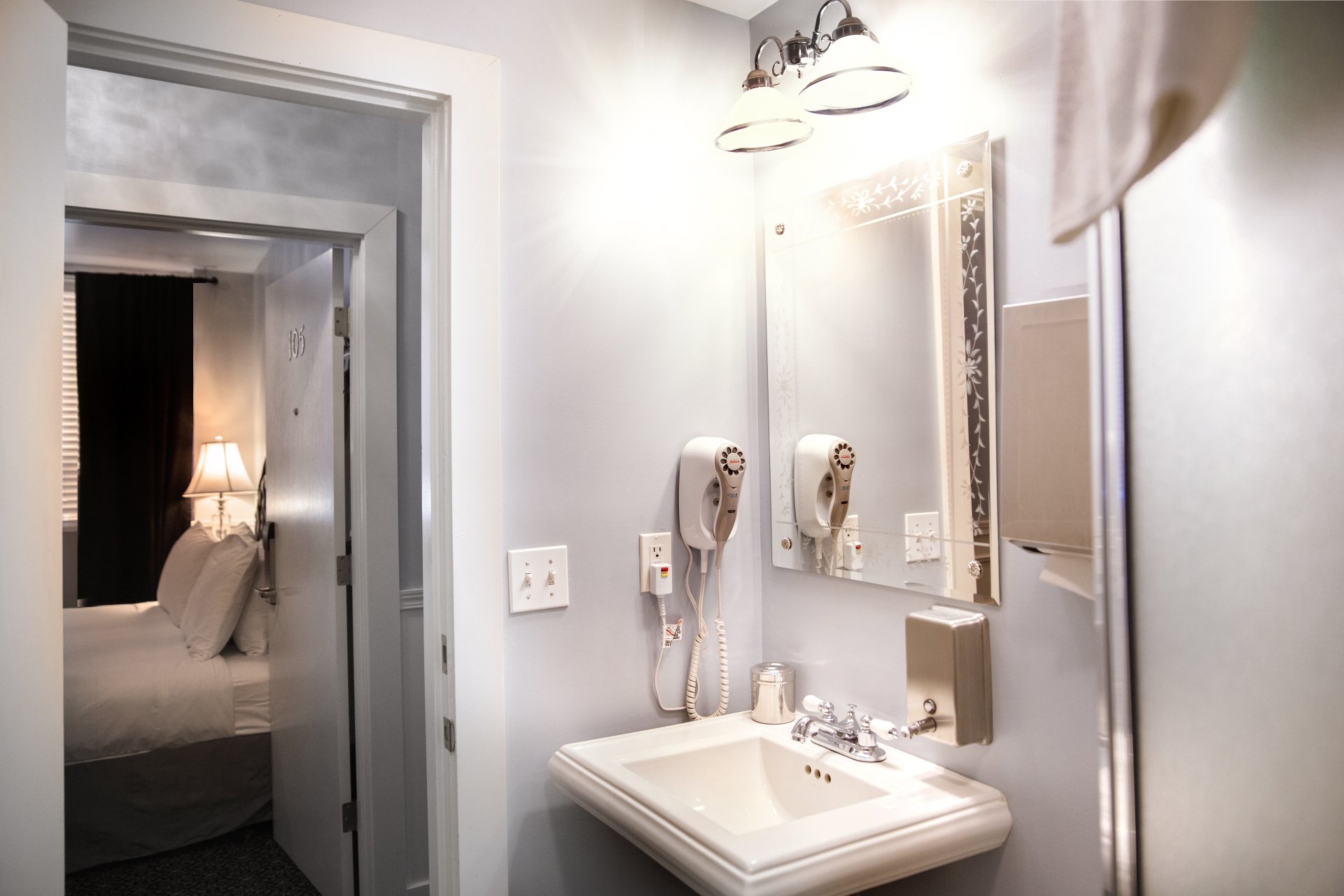 Gallery | Ballard Inn | Seattle WA