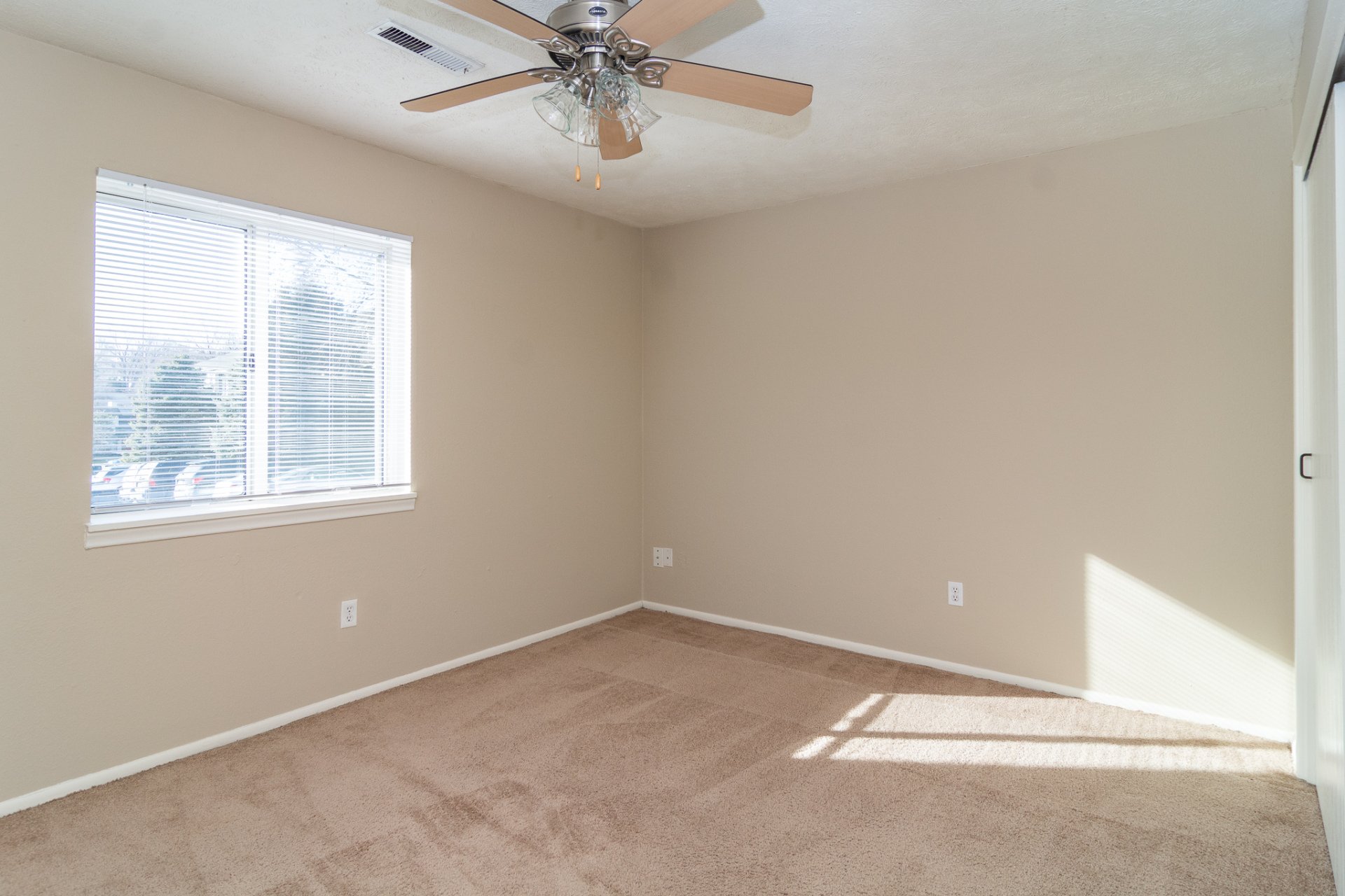 Country Club Village - Omaha, Nebraska Apartments for Rent / Studio to ...