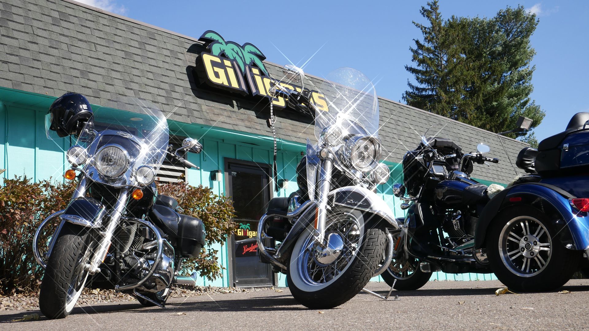 Chetek's #1 Sports Bar/Restaurant and Tiki Bar | Gilligans