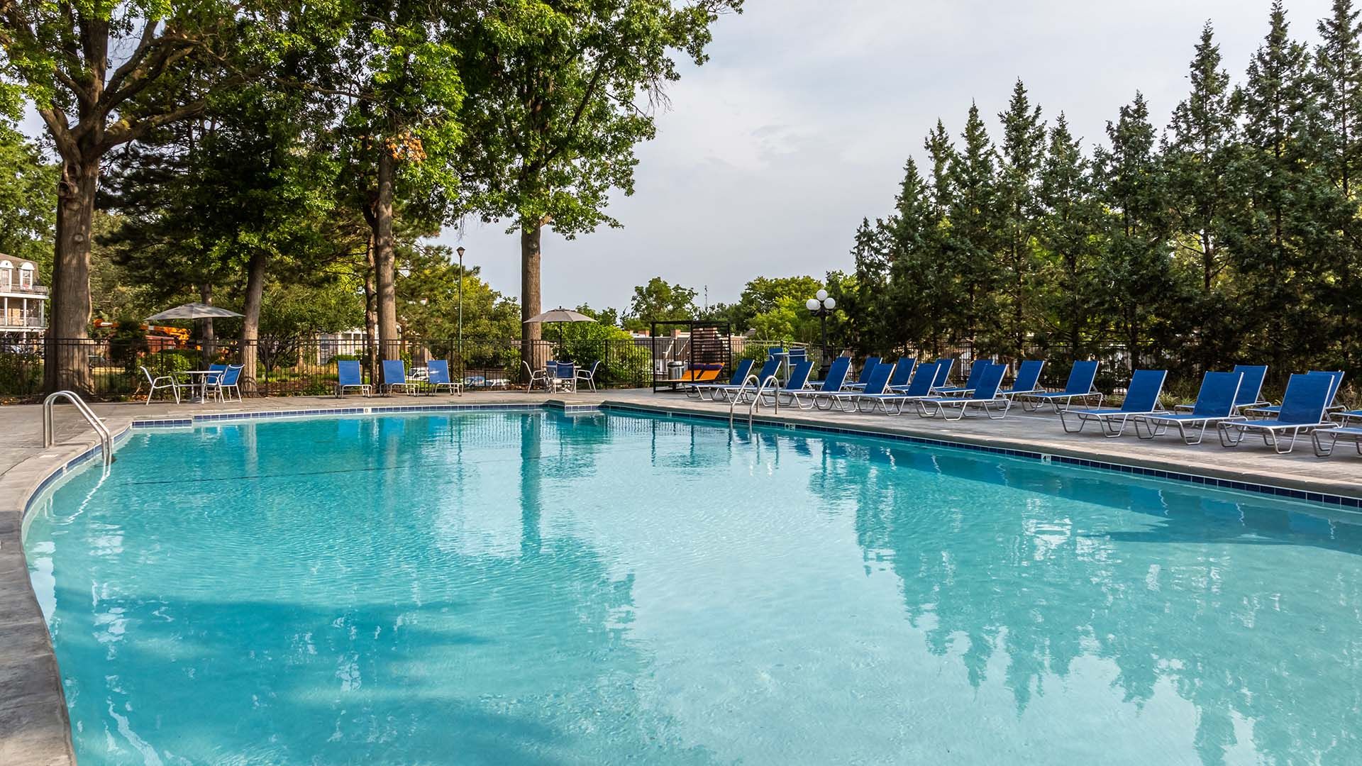 Pet-Friendly Apartments in Merriam, KS | Photo Gallery