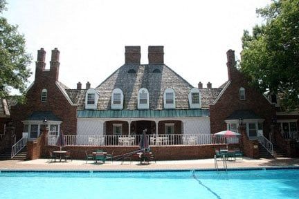 Pet-Friendly Apartments in Merriam, KS | Photo Gallery