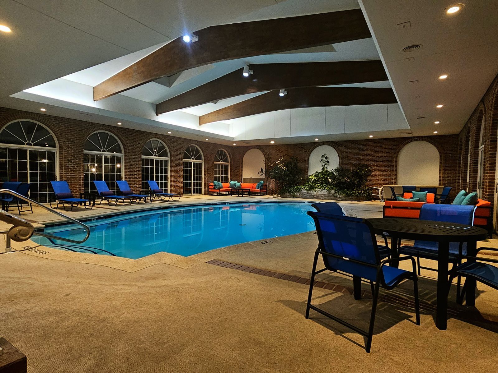 Pet-Friendly Apartments in Merriam, KS | Photo Gallery