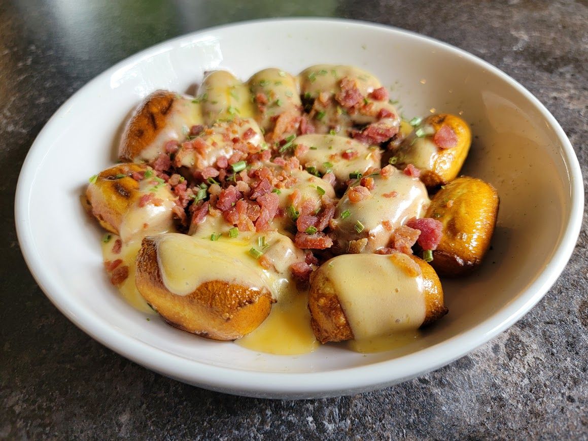 Uncle Larry's Rustic Inn | Pike Lake Hartford Wisconsin