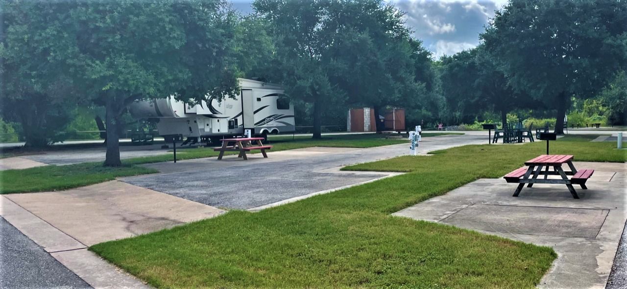 RV Sites & Cabins | Basin RV Resorts | Belton, TX