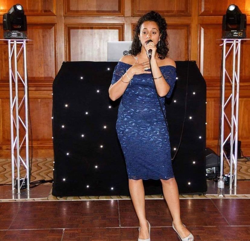 lucy sings london