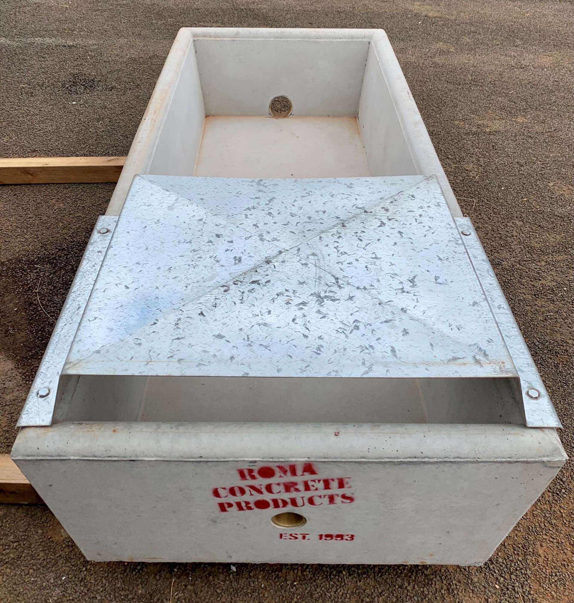 8ft long ~ 1m wide cattle trough