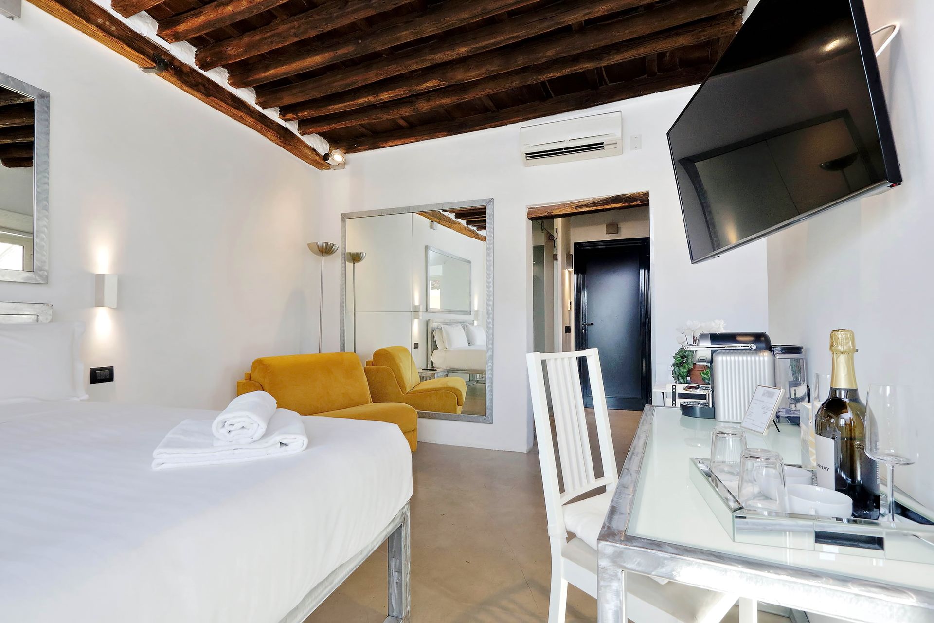 House of Mamas - Luxury Suites Rome - Official Site