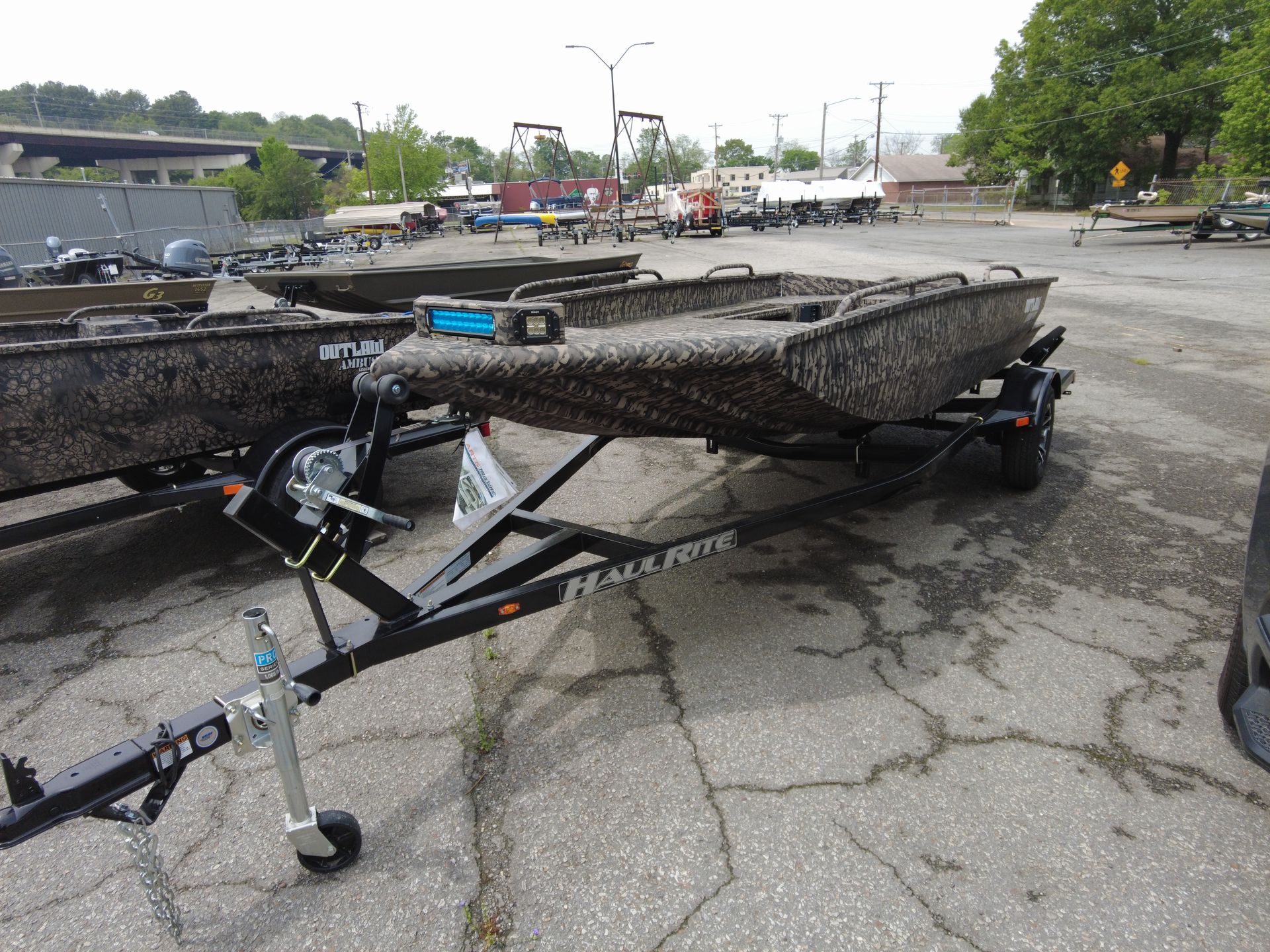 Legend Craft 1656 Outlaw Ambush