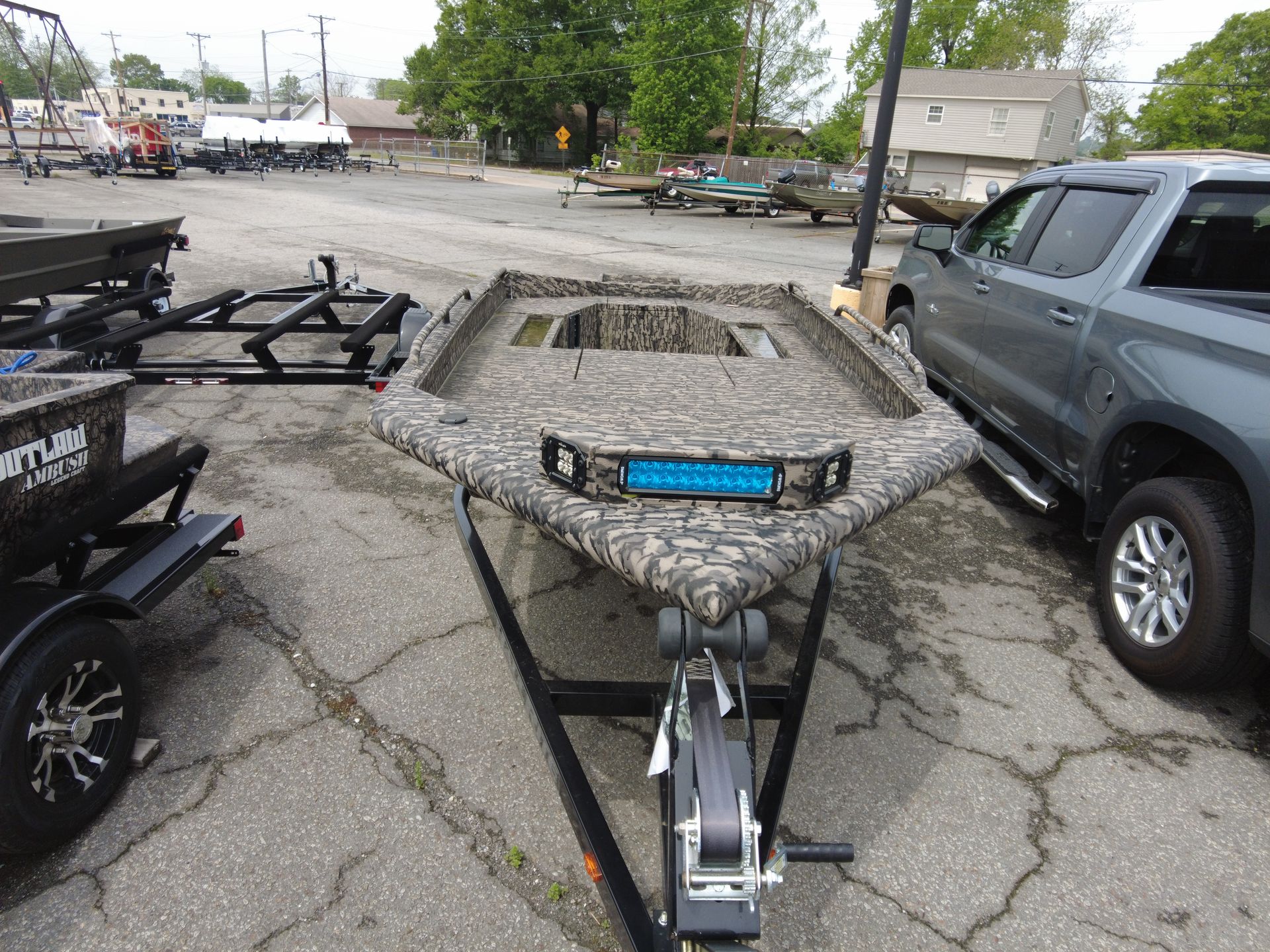 Legend Craft 1656 Outlaw Ambush