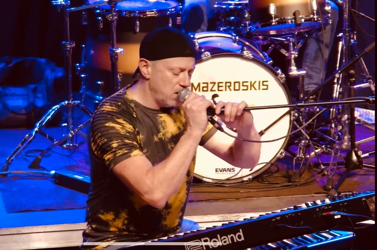 Home [themazeroskis.com]