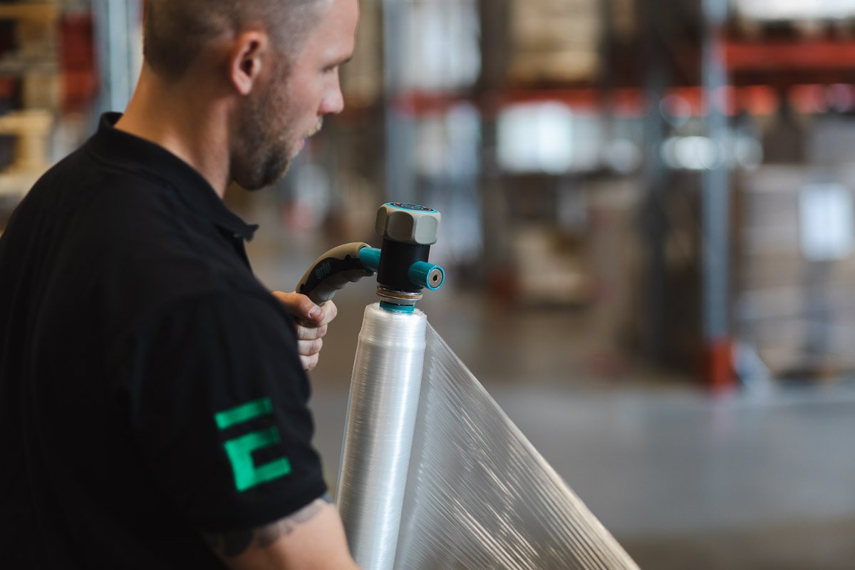 GRIP Systems® > Ny ergonomisk teknik för att emballera pallar för hand