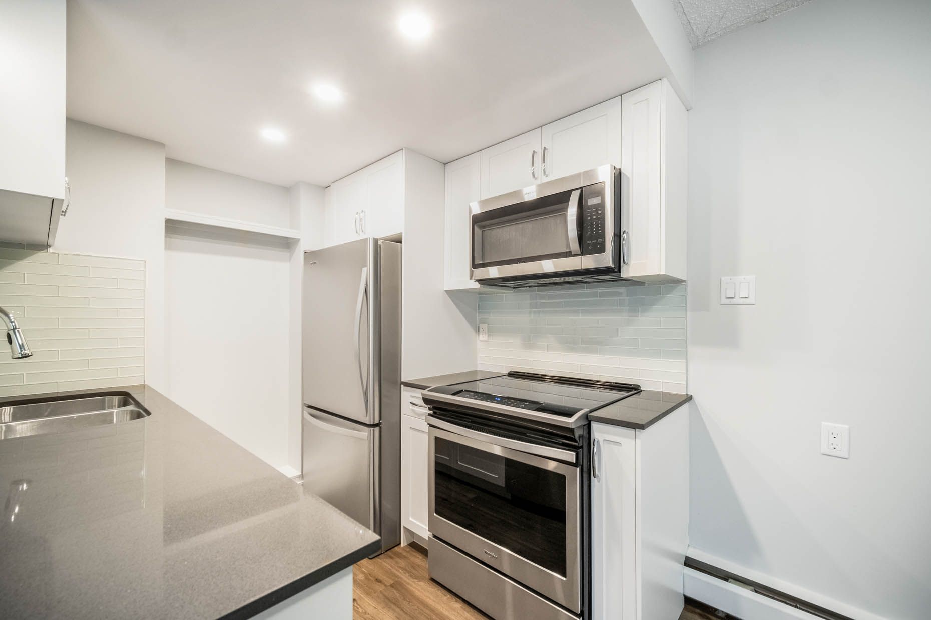 Suite and Building Pictures | Gallery - 1005 Jervis Street