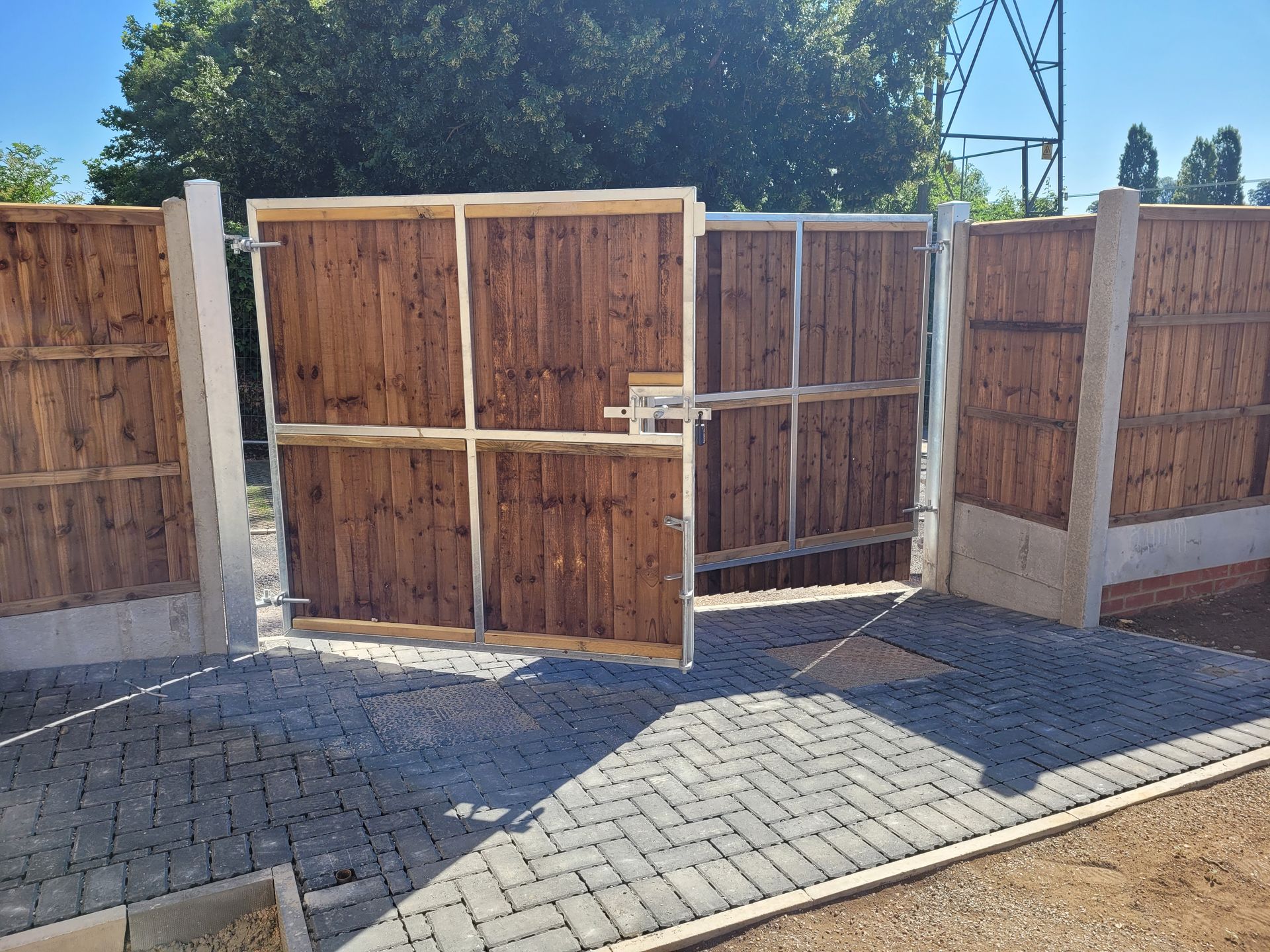 Gallery | Fencing, Gates | Colchester, Essex - C&W Fencing