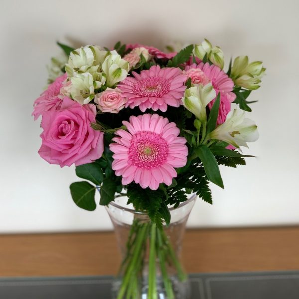 Florist in Enfield delivering beautiful Same and Next day flowers