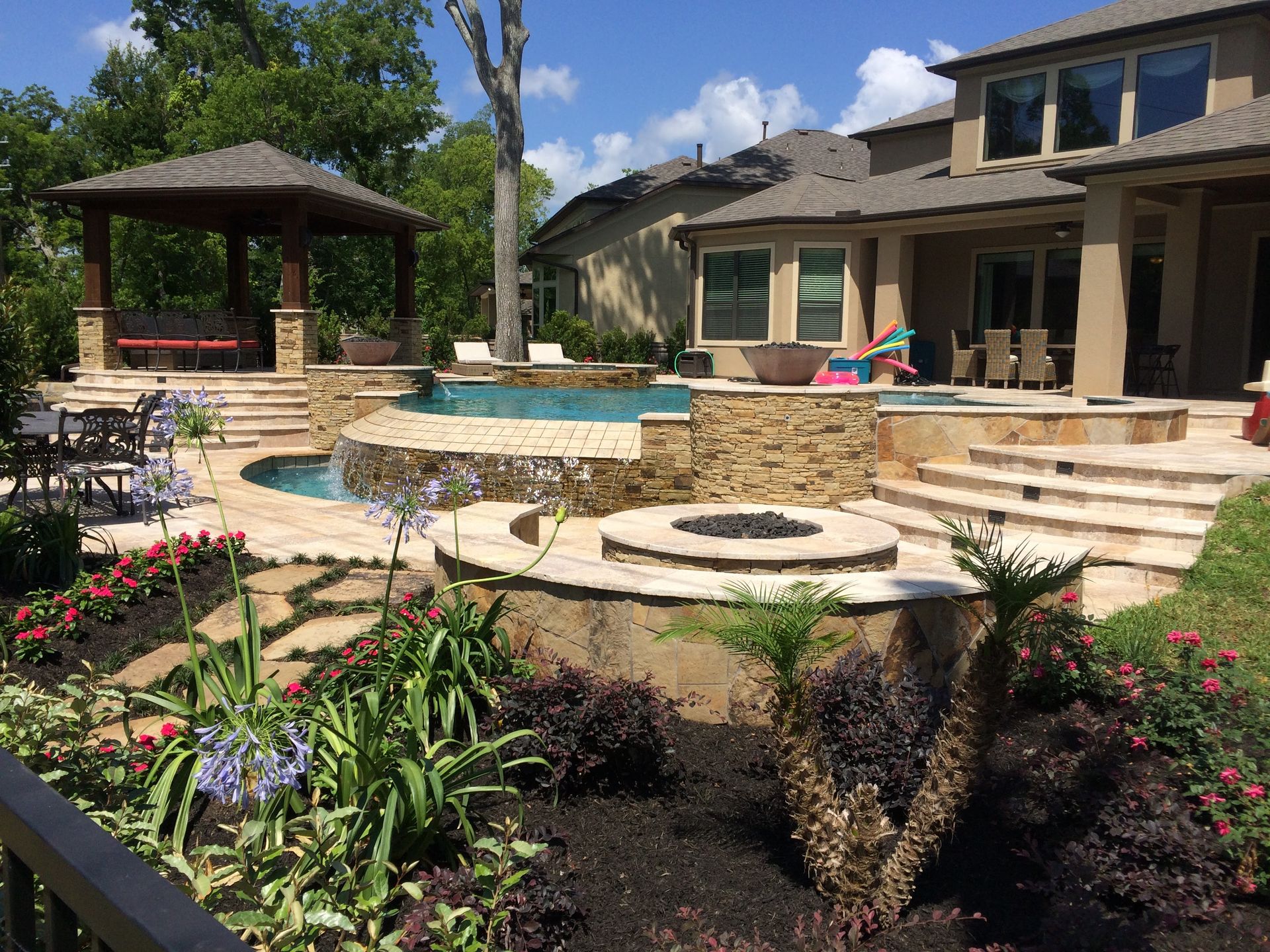 Pools of Houston, Inc. - Photos of Custom Pools and Spas