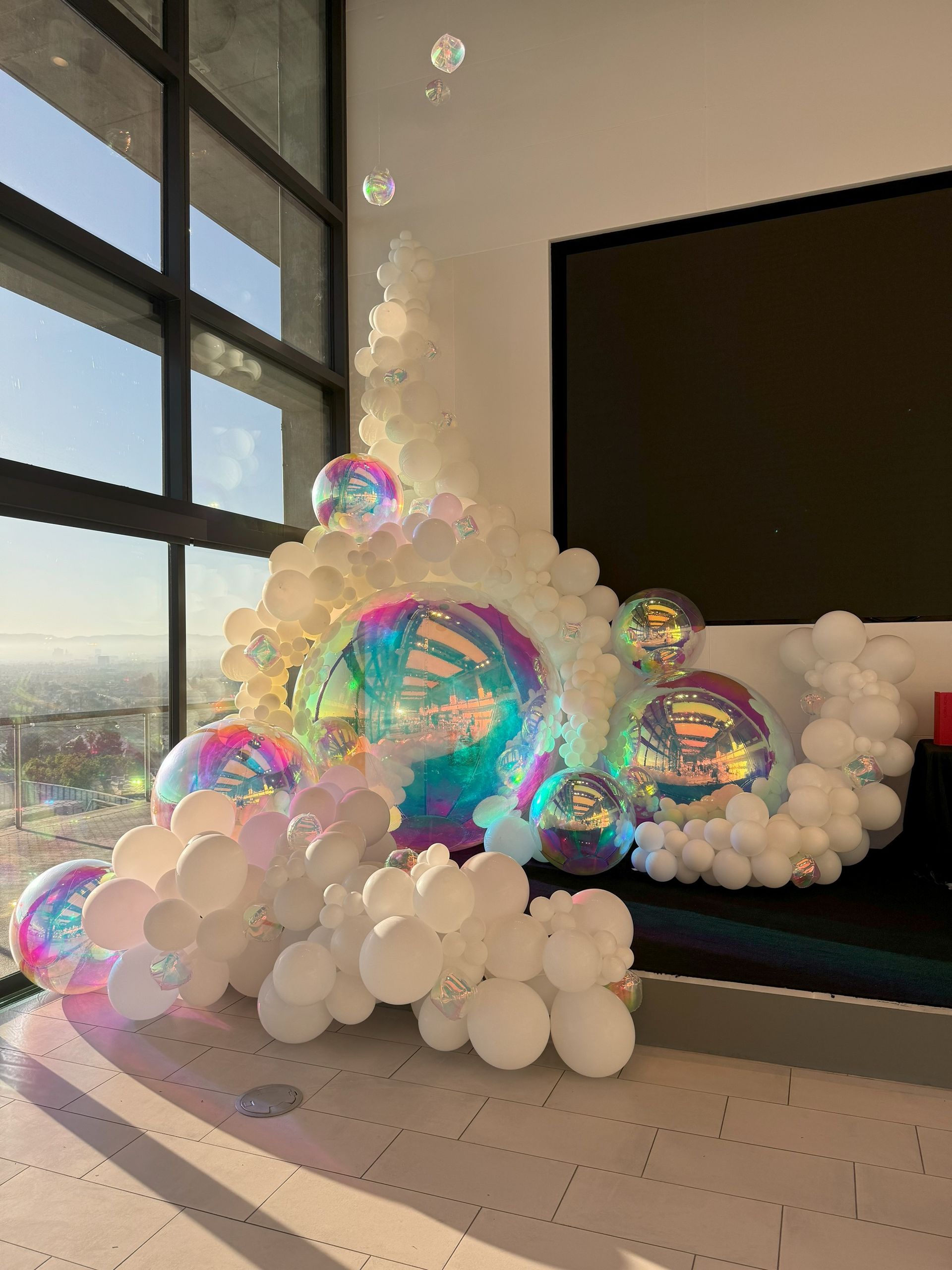 Commencements Los Angeles, CA | The Balloon Guy