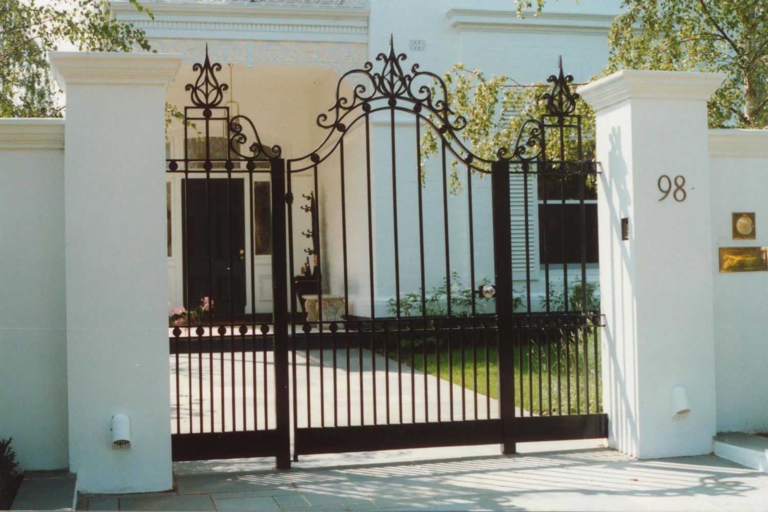 Swing Gates | Cheltenham, VIC | Park Avenue Wrought Iron