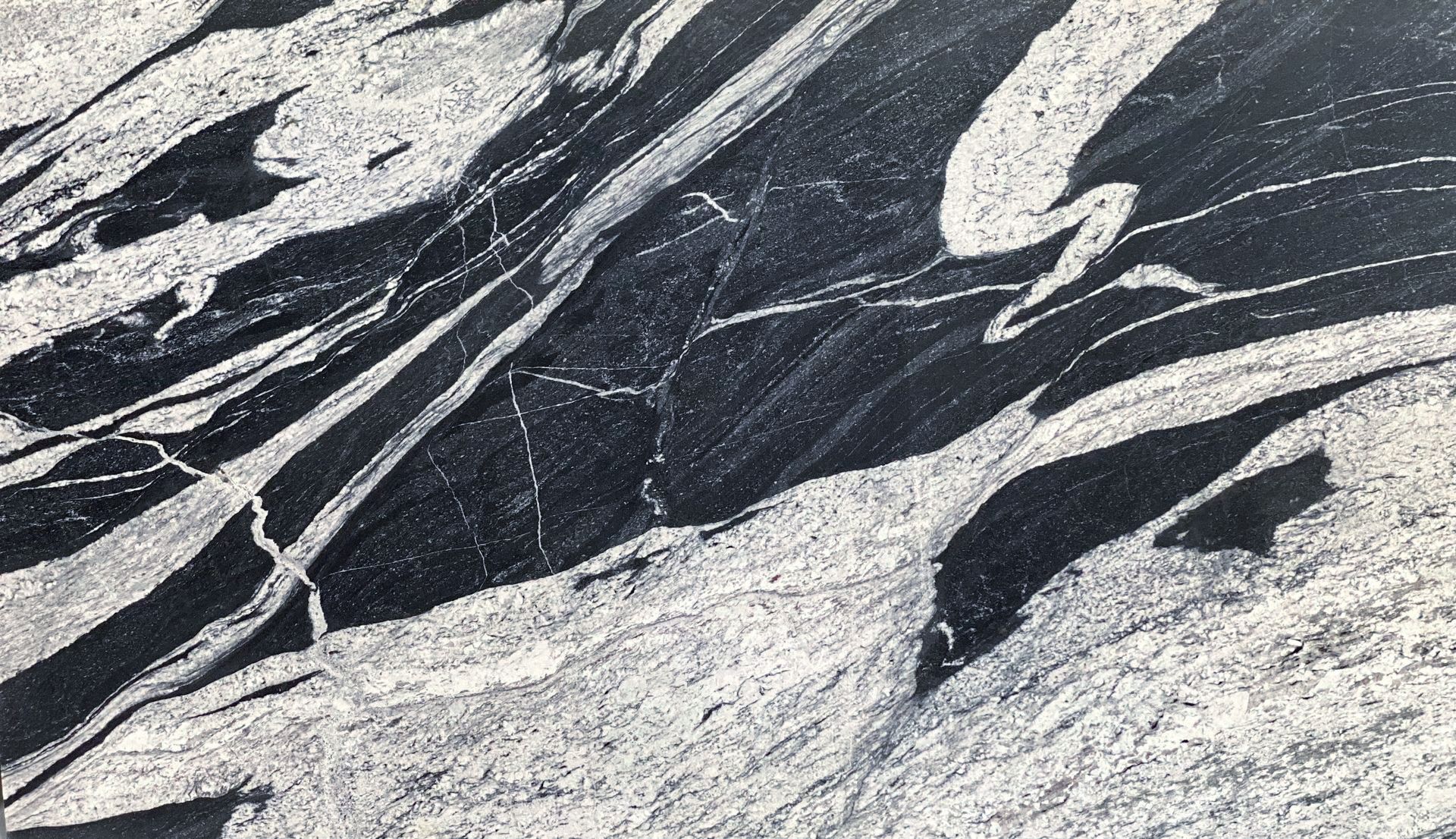 Corian Quartz Calacatta Medallion